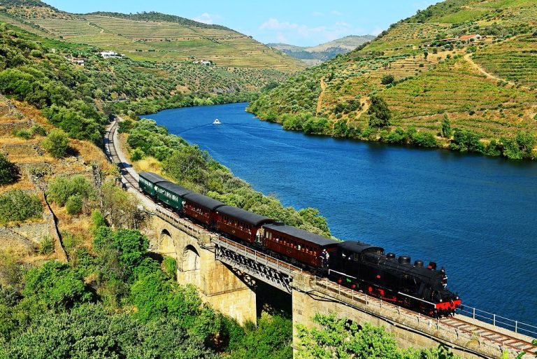 El tren histórico del Duero, de nuevo en marcha - Espacio Fronteira